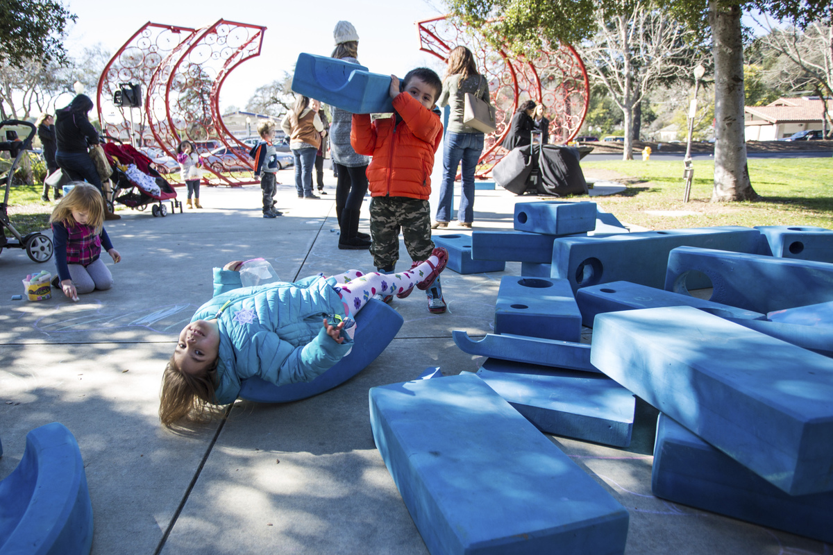 Moveable and Pop-Up Play - KABOOM!